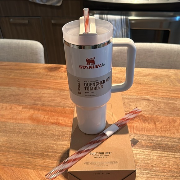 Stanley | Dining | Nwt Stanley Quencher 2 40oz In Mistletoe Twist ...